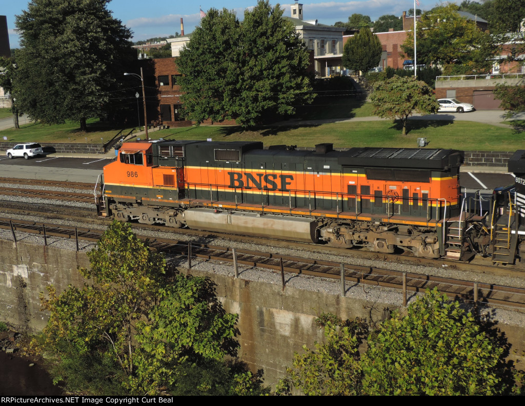 BNSF 986